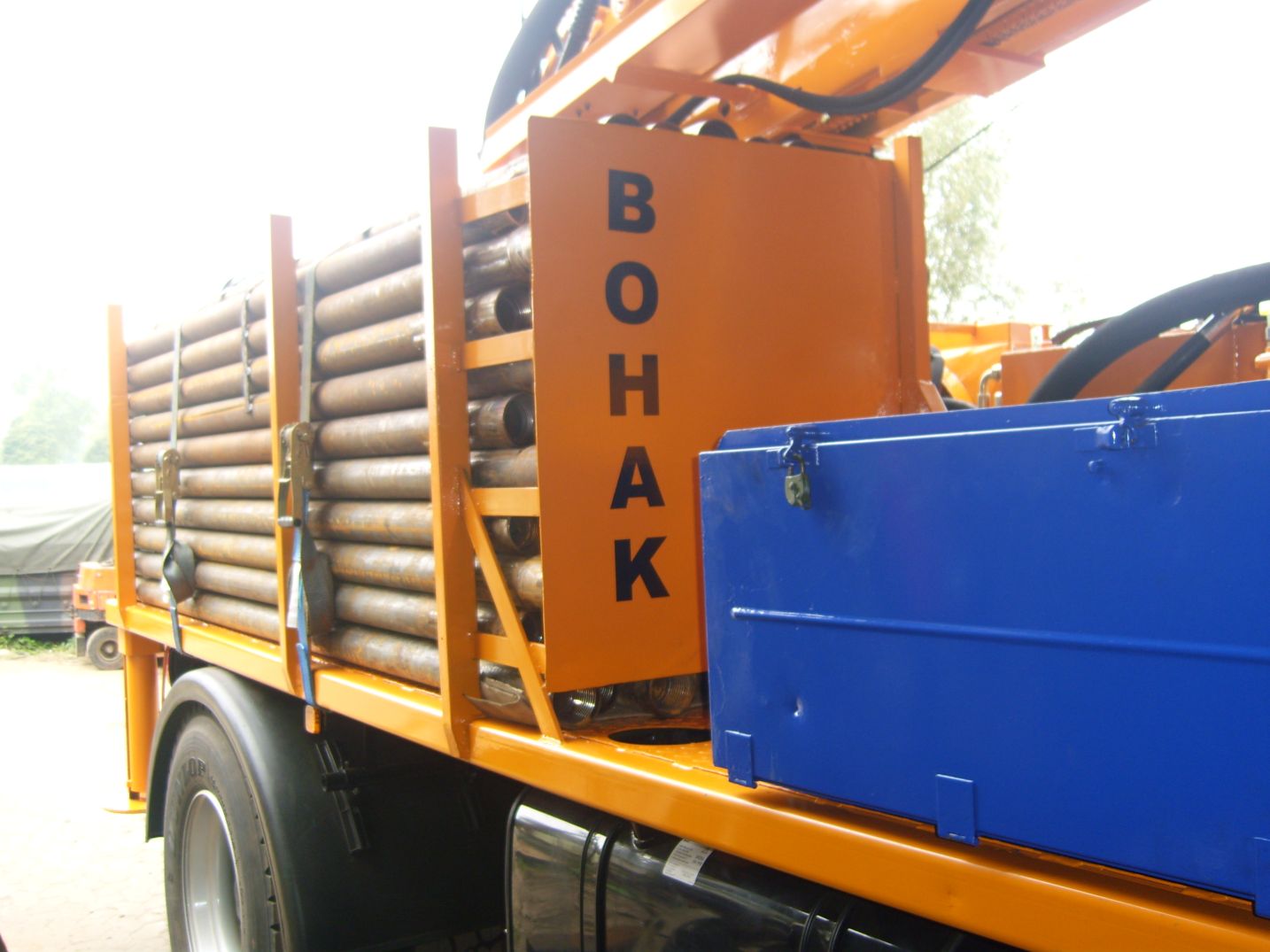 INSTALATIE FORAJ NOUA puturi apa foraje geotermale foreza verticala ...