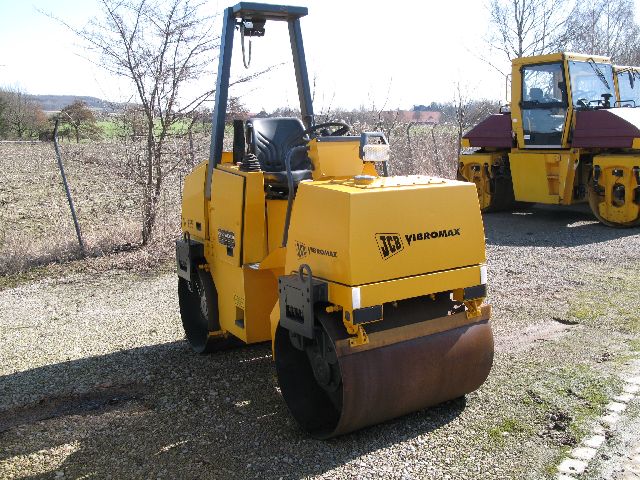 Cilindru compactor Vibromax W 255 tandem second hand ieftin din 2003 2 ...