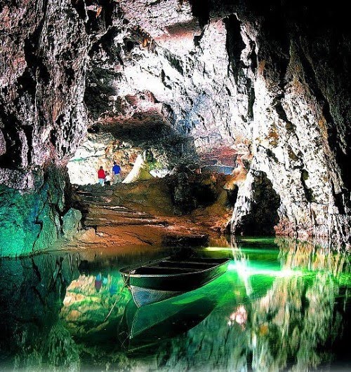 Wallpaper World: 10 Incredible Underground Lakes and Rivers pics