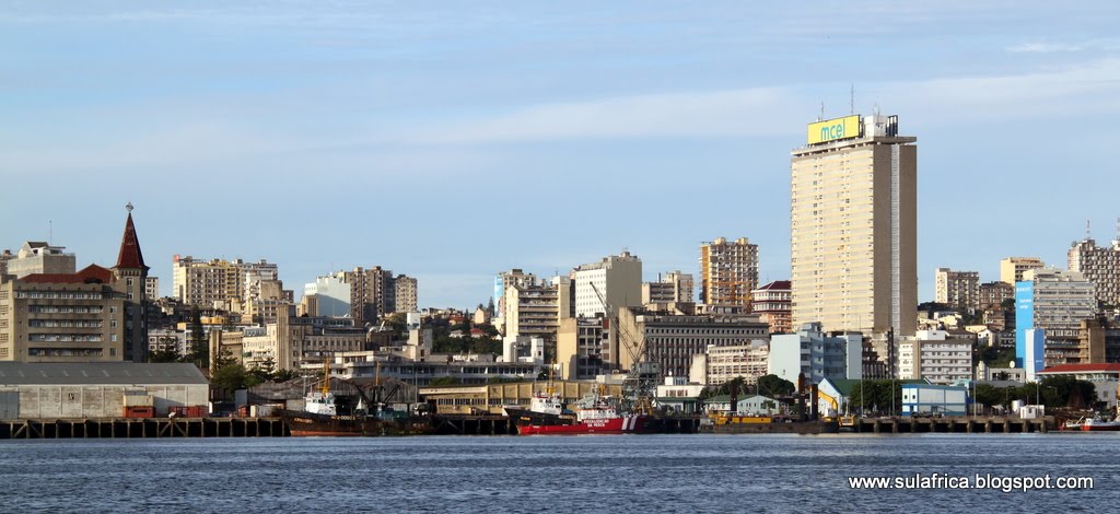 Pelo leste do sul de África: Maputo visto da Catembe...