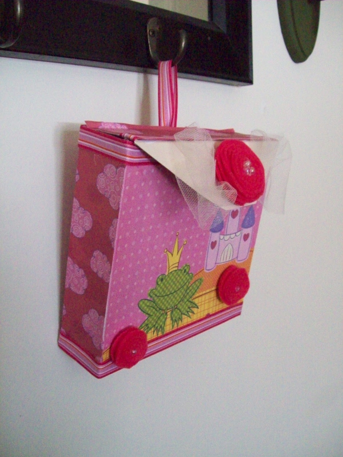 Twigs and Twirls: Valentine Mail Pouch - Recycling