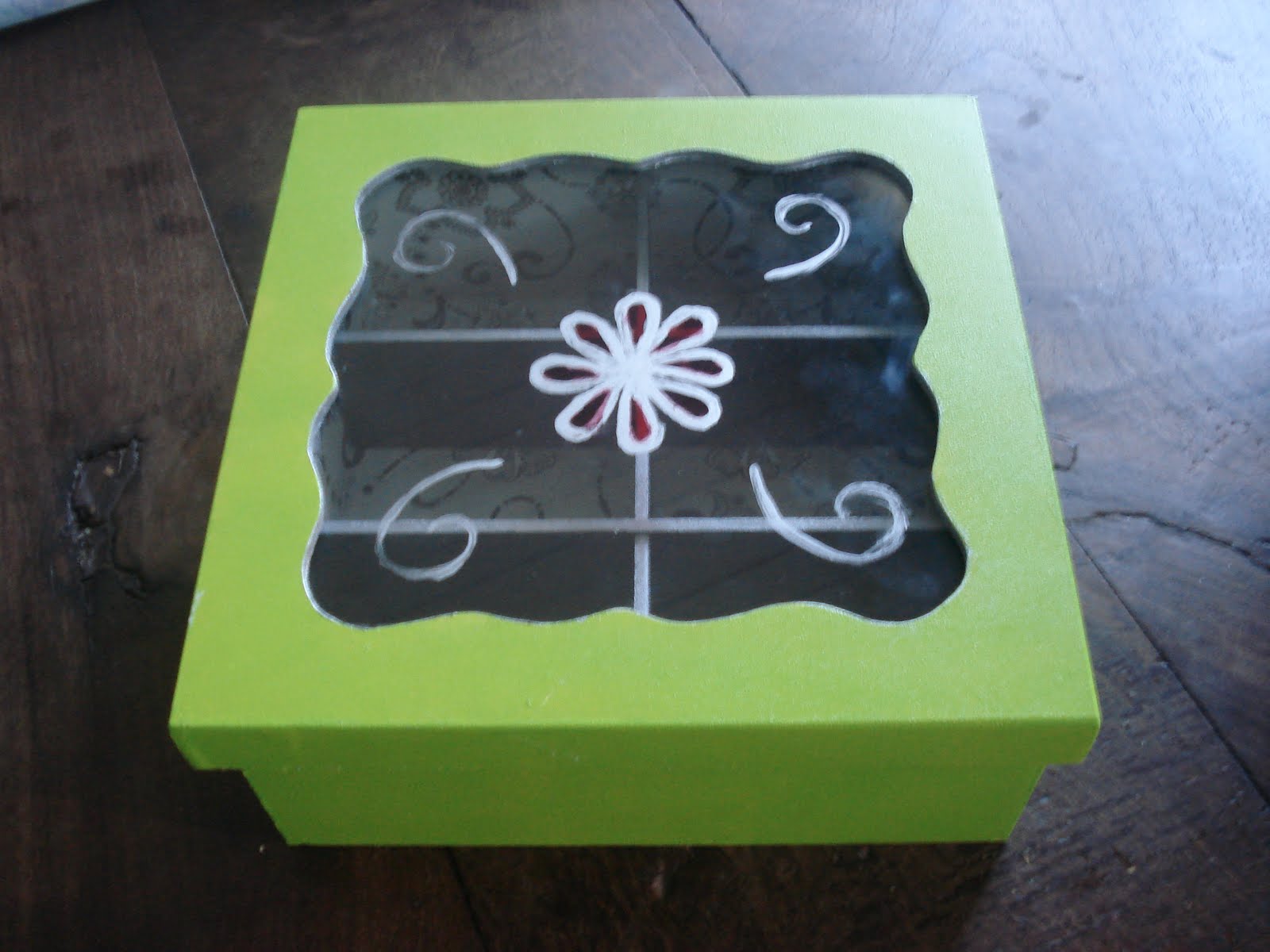 MARIA BOMBONES: CAJA VERDE MANZANA