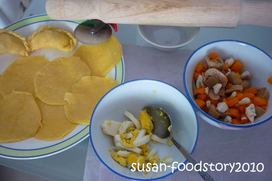 Susan-foodstory: Pastel Isi Ayam (Pie with Chicken Filling)