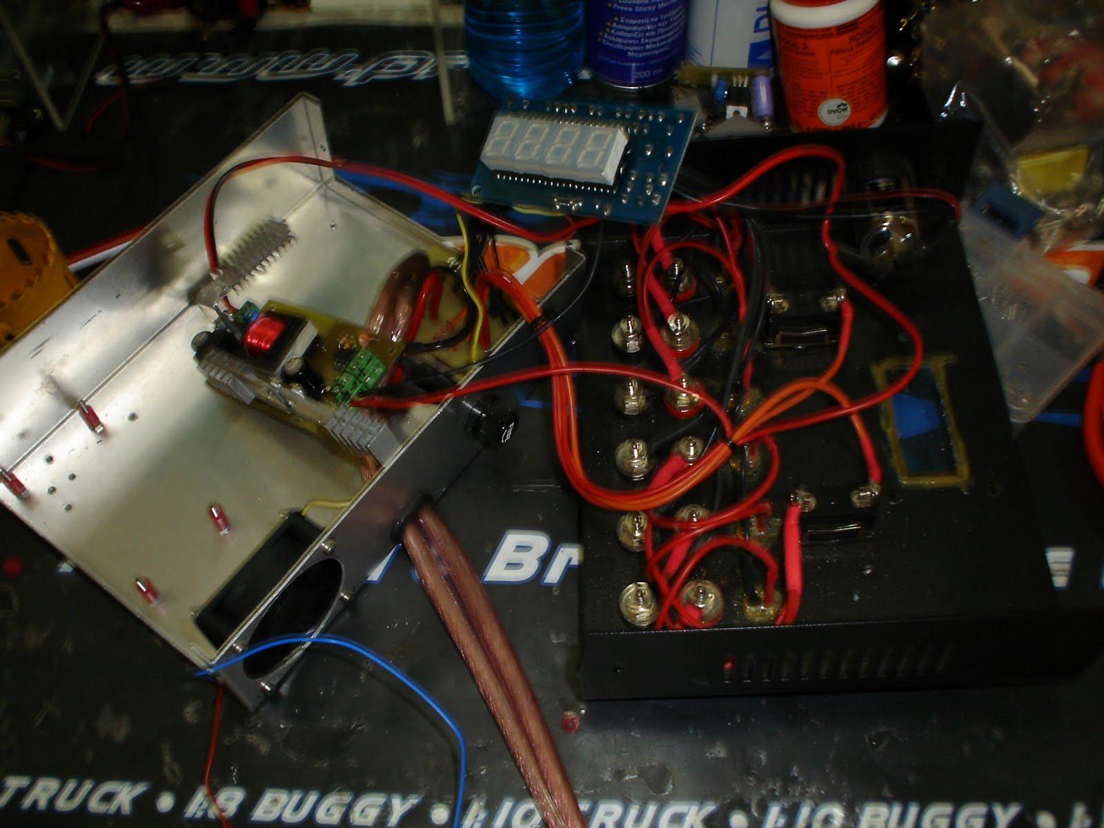 RED-AUTOMOBILE: R/C POWER PANEL ΜΕ ΨΗΦΙΑΚΟ ΒΟΛΤΟΜΕΤΡΟ ΜΕ LED DISPLAYS