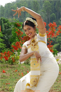 CuteGirls: Kerala girls in treditional dress