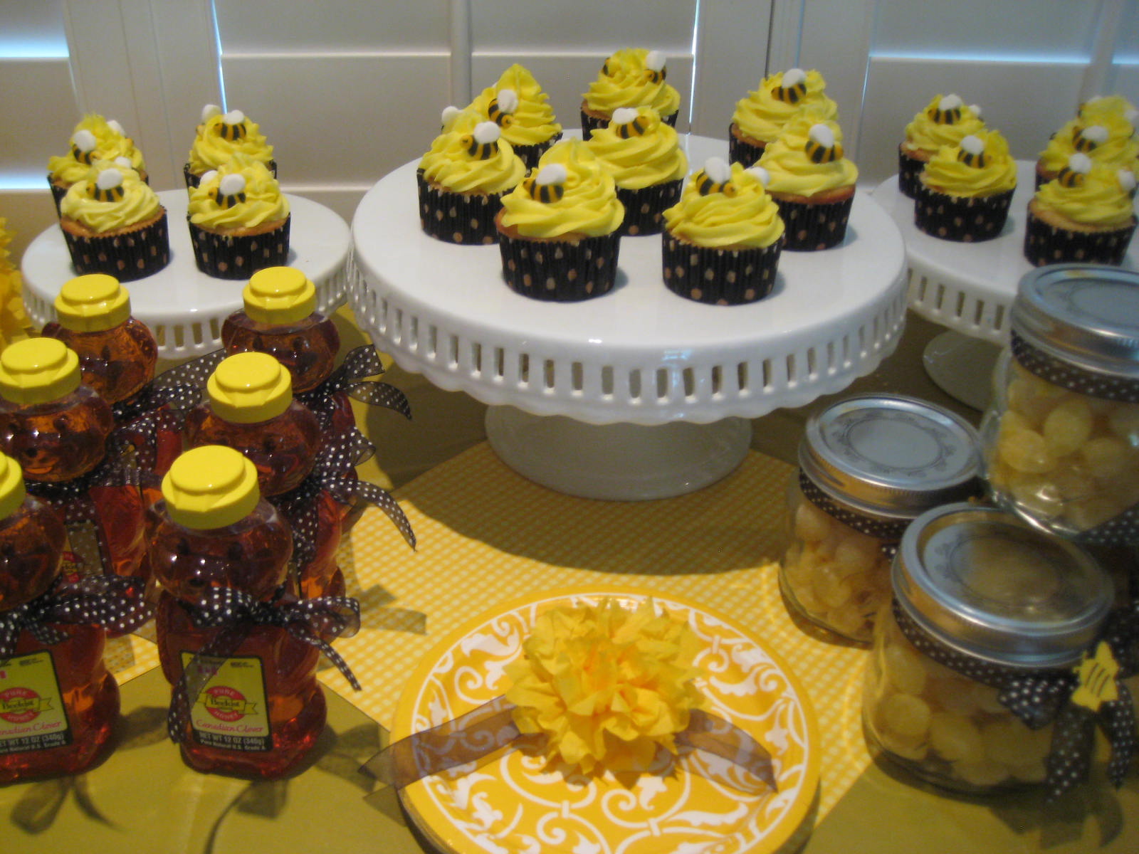 Creative Party Ideas by Cheryl: Queen Bee Birthday Party
