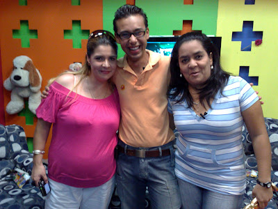 KAROLMANIA: GABRIELA BONILLA Y SUS PREMIOS PASTELITOS DE PERRO