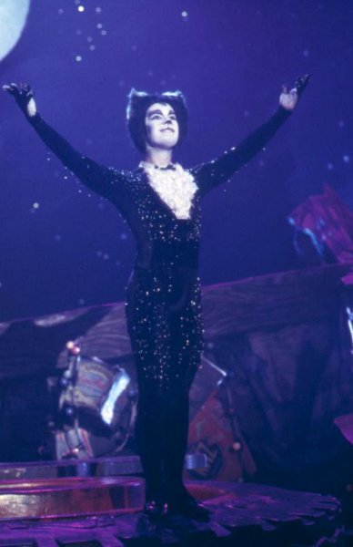 CatsTheMusicalFan: Magical Mr.Mistoffelees / Quaxo