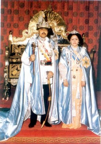 BIOGRAPHY OF KING BIRENDRA AND QUEEN AISHWARYA ~ BOOK RELATED AND OTHERS