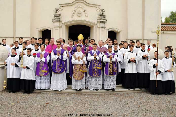 EXTRA ECCLESIAM SALUS NULLA: Algumas fotos das ordenações da FSSPX do ...