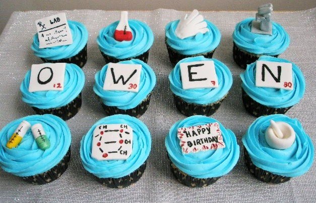 Sweetie's Bakeshop: Chemist/Lab cupcakes