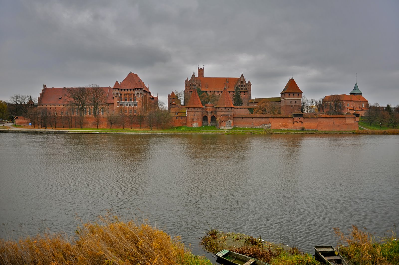 Merlin and Rebecca: Castle Hunting: Malbork Castle