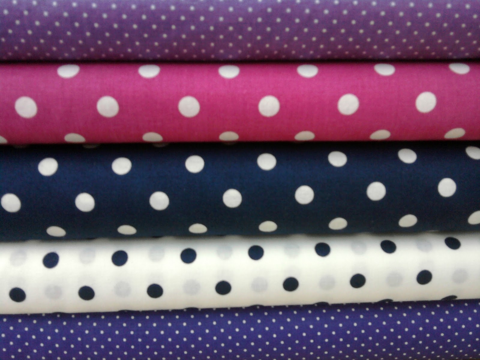 mamalunares: Telas y mas telas