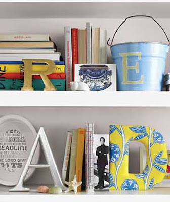 belle maison: Styling Bookshelves