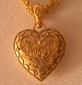 * POR ENTRE MONTES E VALES *: A FILIGRANA EM PORTUGAL