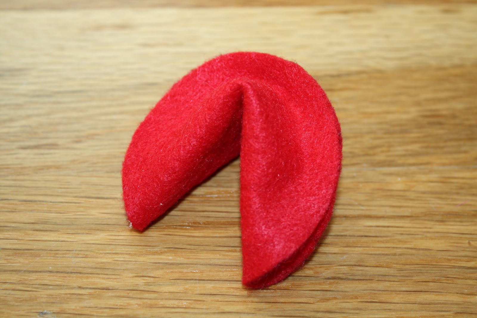Sweet and Simple Things: Felt Valentine Fortune Cookies