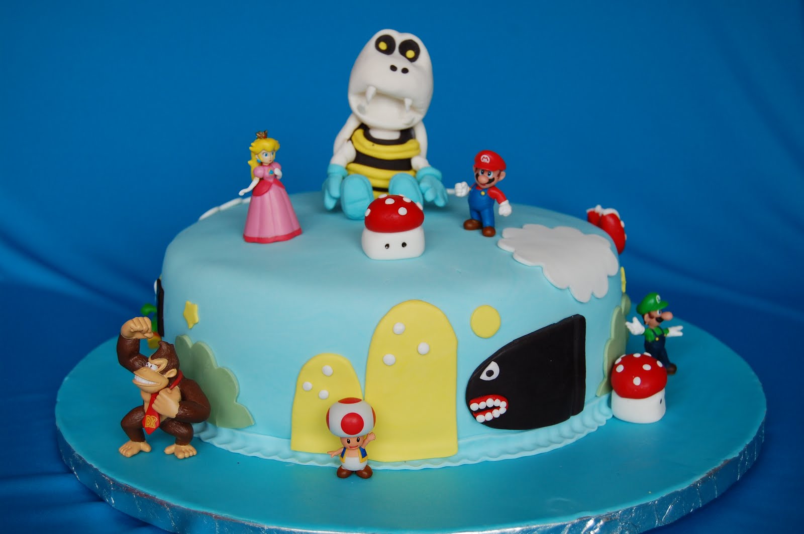 CUSTOMISED CAKES BY JEN: Super Mario Bros Cake