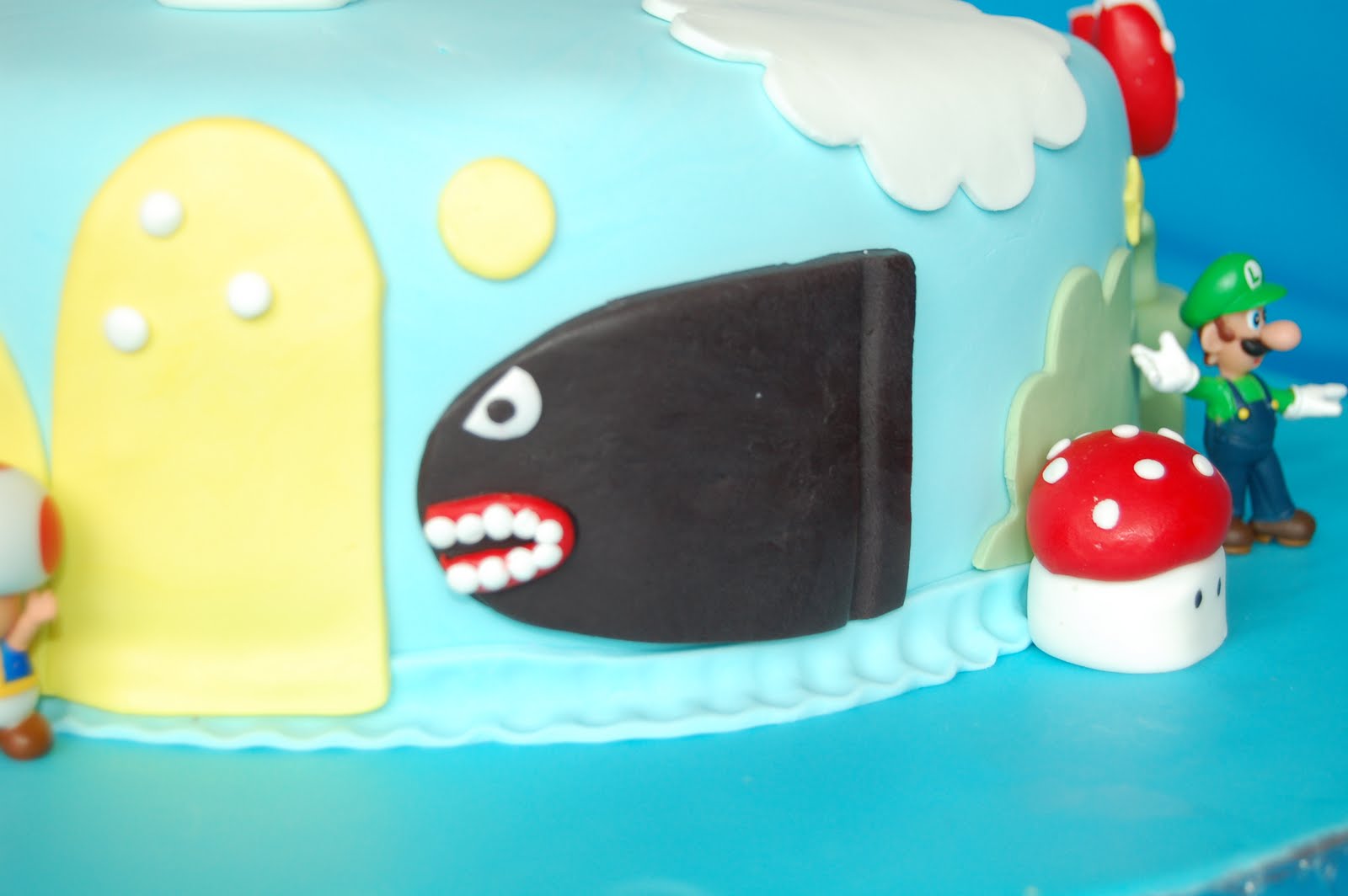 CUSTOMISED CAKES BY JEN: Super Mario Bros Cake