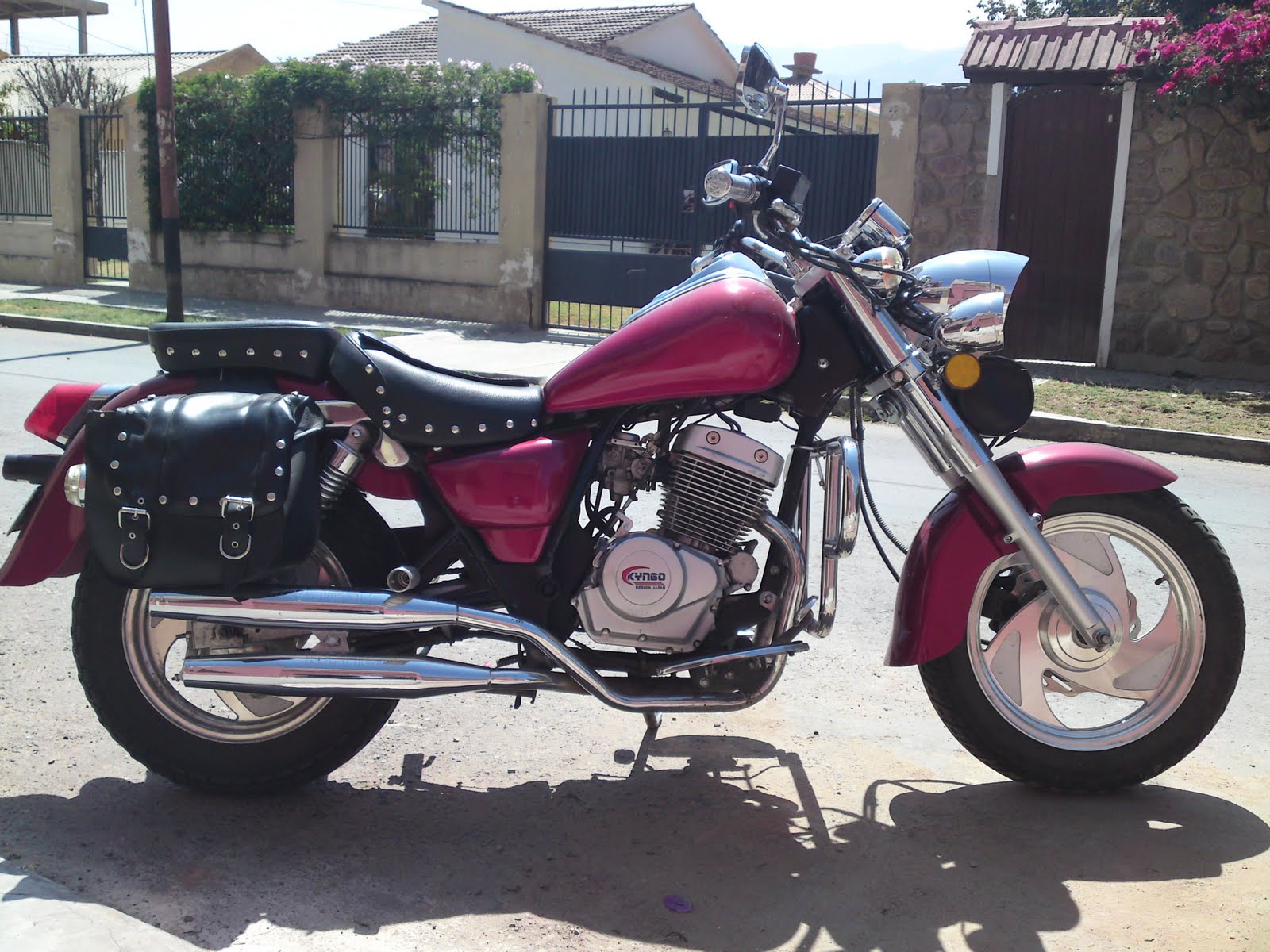 A.MOTORS: MOTOCICLETA CHOPERA