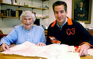 The Prox: Cate Edwards '04 to Marry Trevor Upham '03