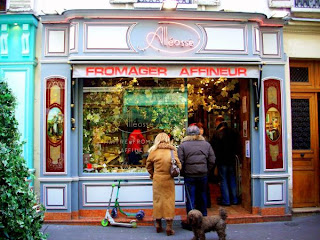 "kiss17th": Rue Poncelet street market