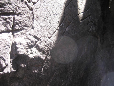 Simbolos en roca - Pistas de una relacion