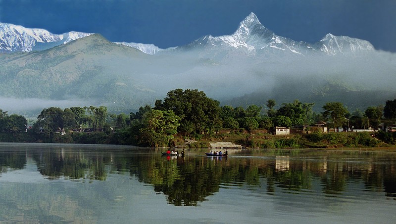 tourism world: The Fewa (or Phewa) Lake