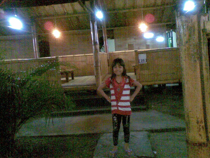 Picnic Together: Warung Lesehan "RUMADI" Di Surabaya