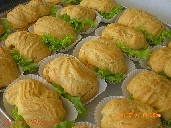 www.kueandrabrown.com: Soes Rougut garnish Daun Selada- Order Ibu Linda