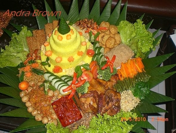 www.kueandrabrown.com: Tumpeng Komplit Surprise Party