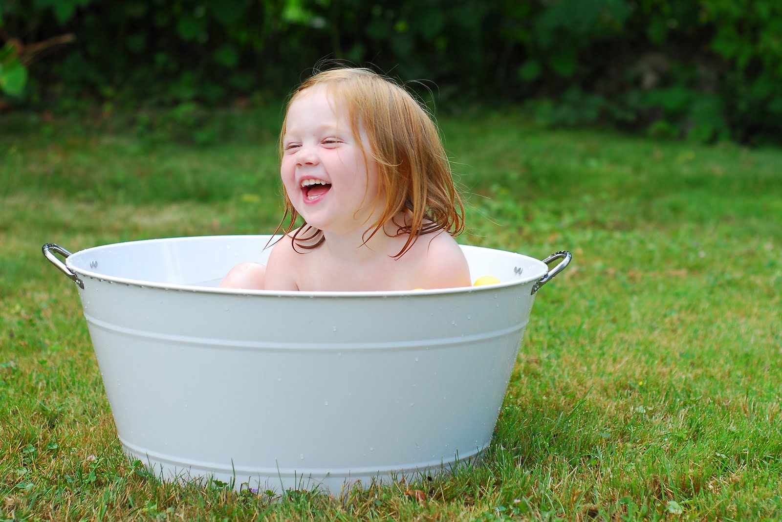 A Giggle A Day...: Rub-A-Dub-Dub: Little Girl In The Tub