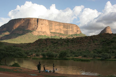 Welcome to the Red Den: Pictures of the Landscape of Mali