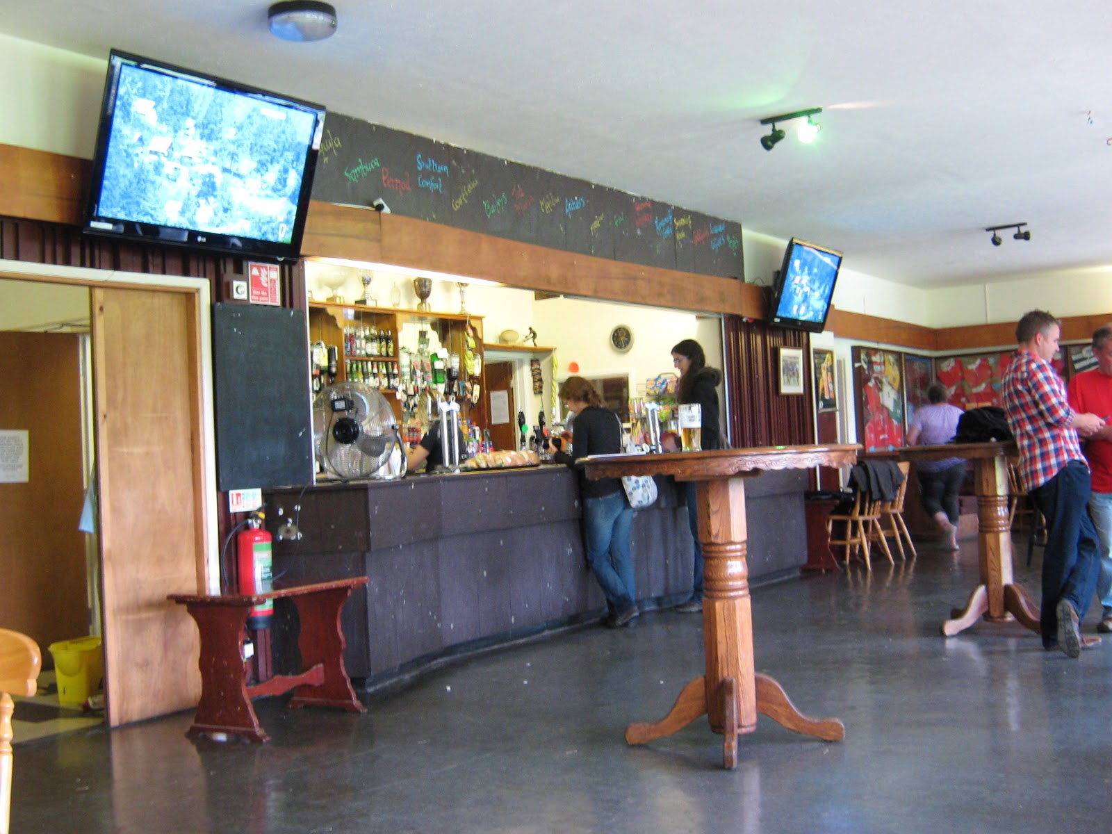 Aberystwyth Pubs Guide: Aberystwyth - Private clubs and other bars