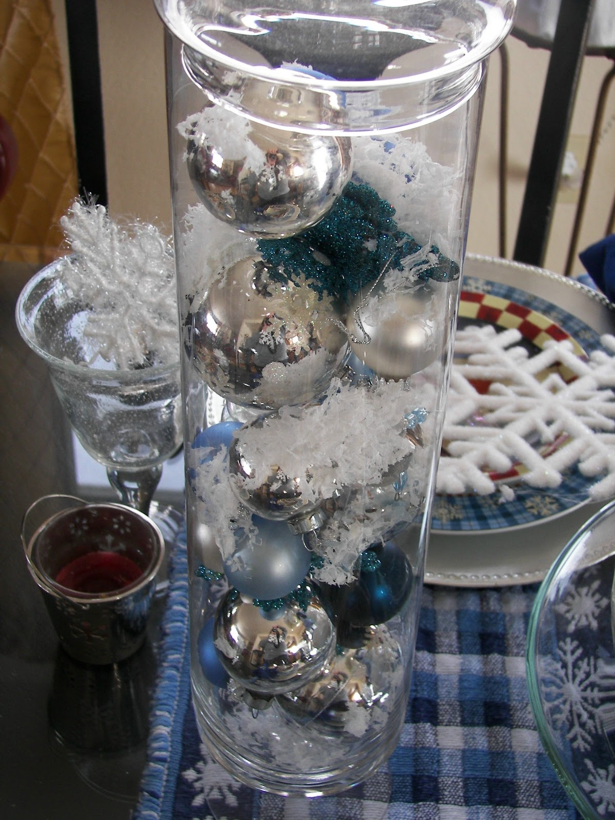 Red Couch Recipes: Snow Tablescape