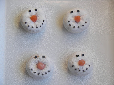 Red Couch Recipes: Donut Snowmen