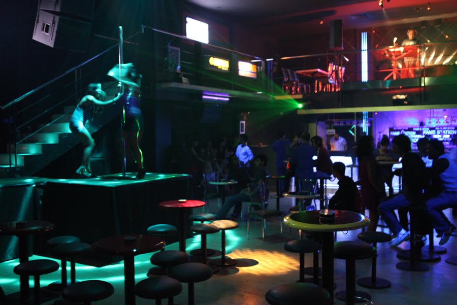 HOT 6'eist: Fame Station Night Club and Live Music On Bandung