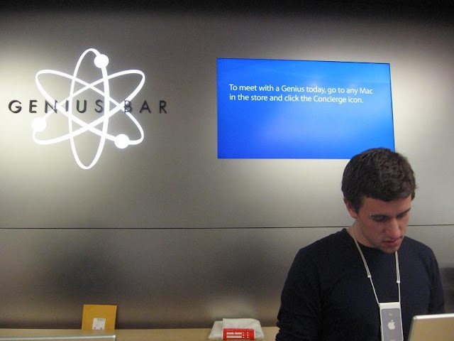 New York City Daily Photo: Genius Bar @ Apple Store