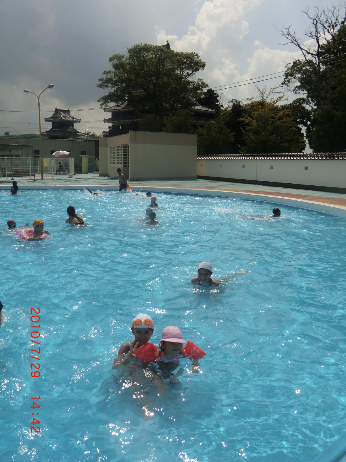 Yokomatsu Family Blog: Pool 2