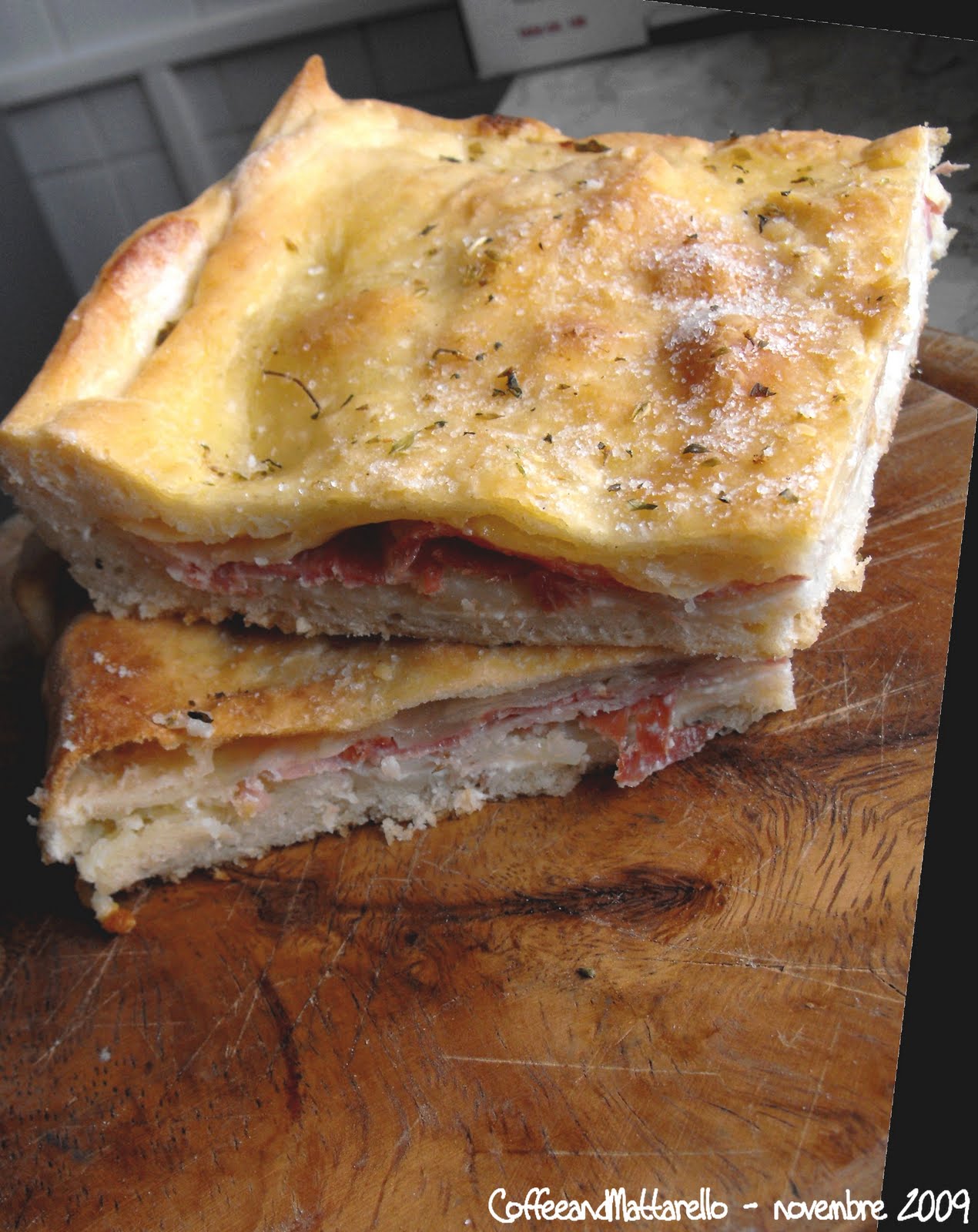 Focaccia ripiena con speck e patate - Coffee & Mattarello
