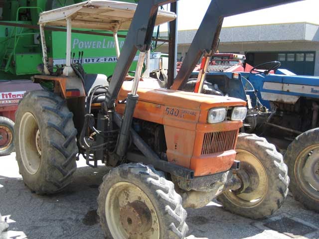 Attrezzature Agricole: TRATTORE FIAT 540 DT
