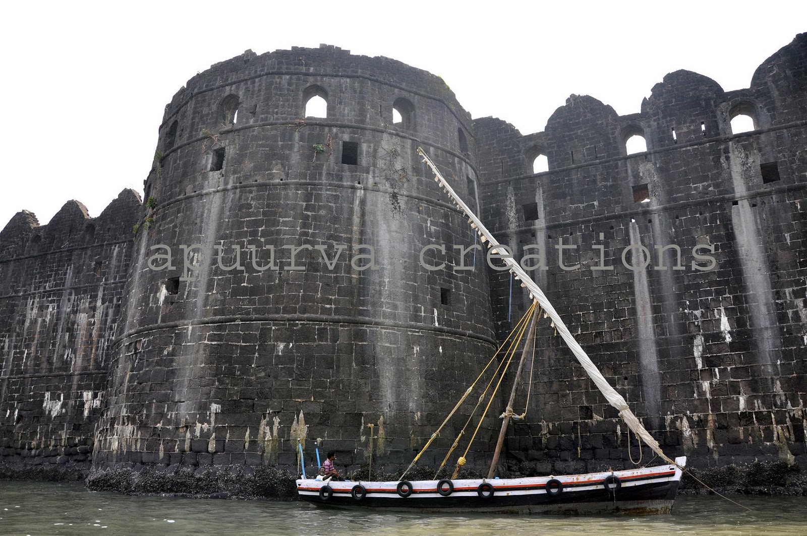 Camera Speaks: Fort on Water
