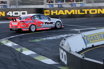 DZ: Hamilton 400 V8's