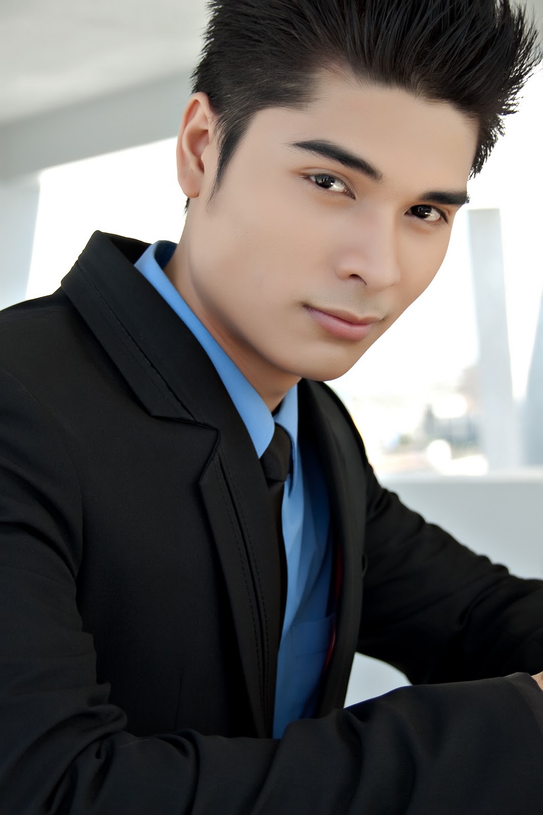 Project NaNiVoN: BRYANN FORONDA : BRIGHT FUTURE AHEAD