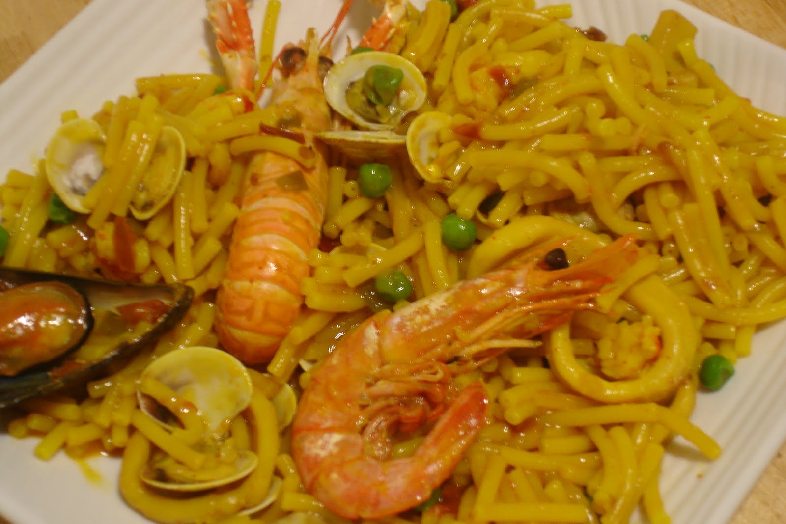 Las recetas de Domi: CAZUELA DE FIDEOS MARINEROS