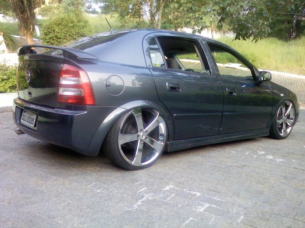 E Q U I P E S E N T I N E L A :::::: Astra rebaixado com Jogo de Rodas ...