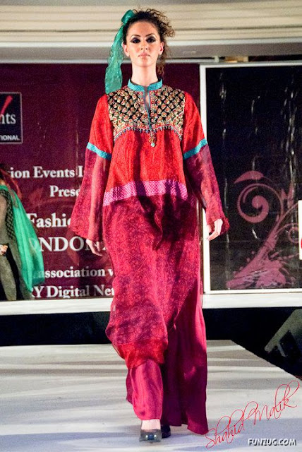 Mentes Imundas e Belas: Modelos indianas na passarela