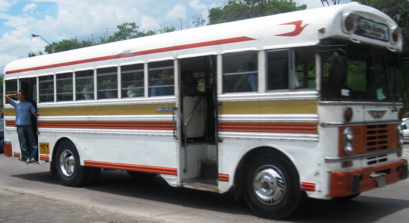 BUSES DE HONDURAS-HONDUBUS: PRUDUCTO CENTROAMERICANO