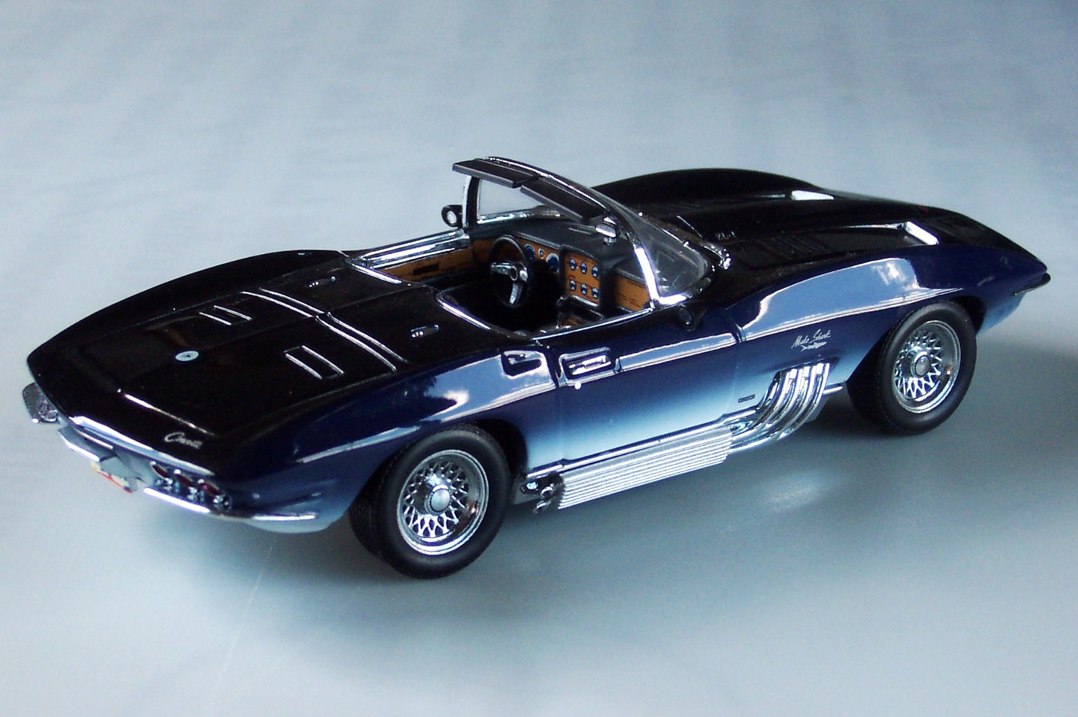 1/43 Concept cars: Chevrolet Corvette Mako Shark I