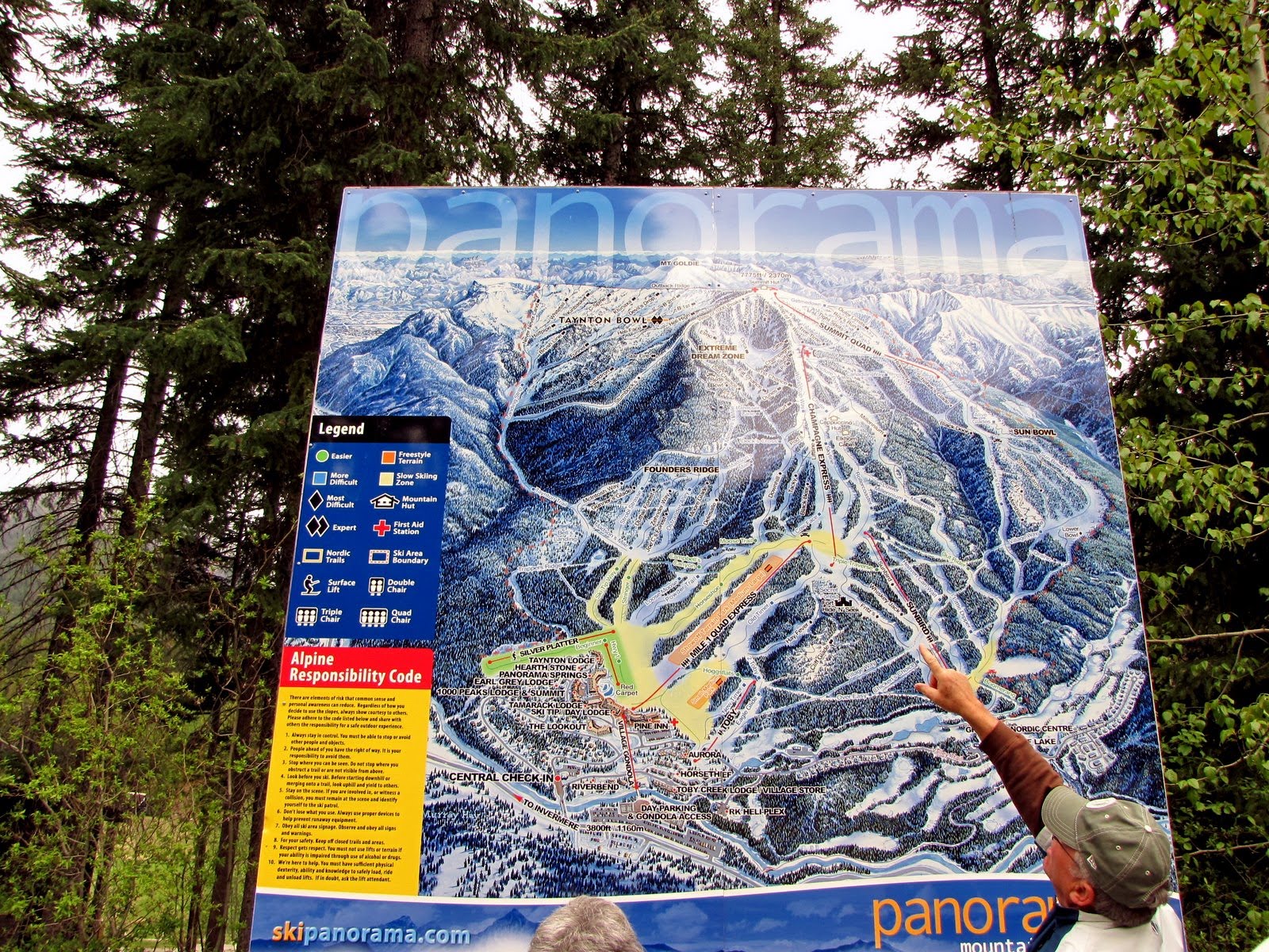 TheHowserHouse: Map of the Panorama area and the ski runs and trails