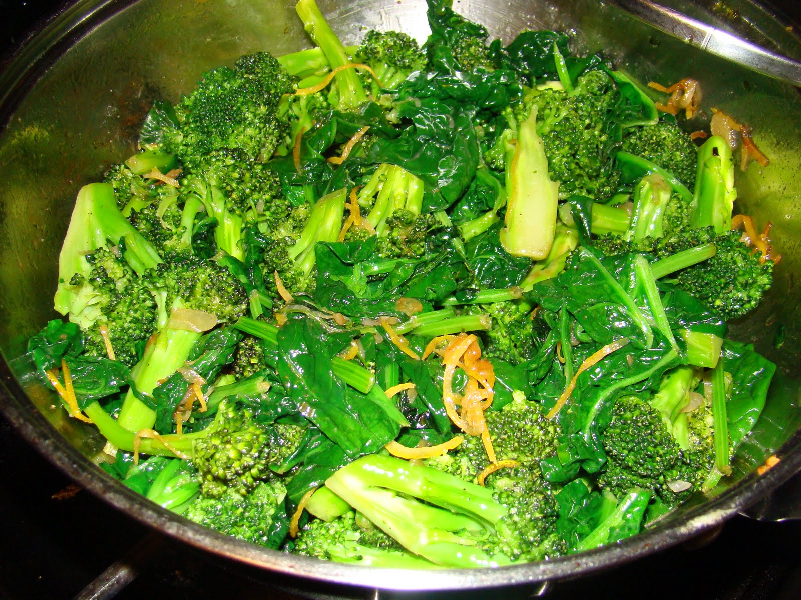 Huynh Win recipes: Sauteed Spinach and Broccoli